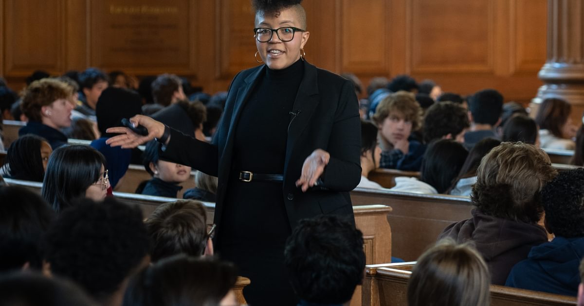 Discourse and Democracy