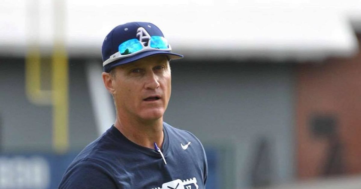 Graber named NHBCA Region 1 New England Coach of the Year