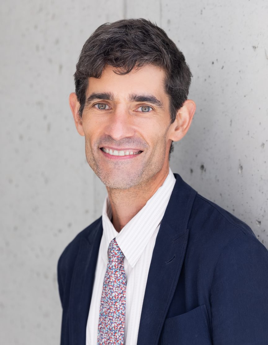 Magazine welcomes guest editor Nick Thompson ’93